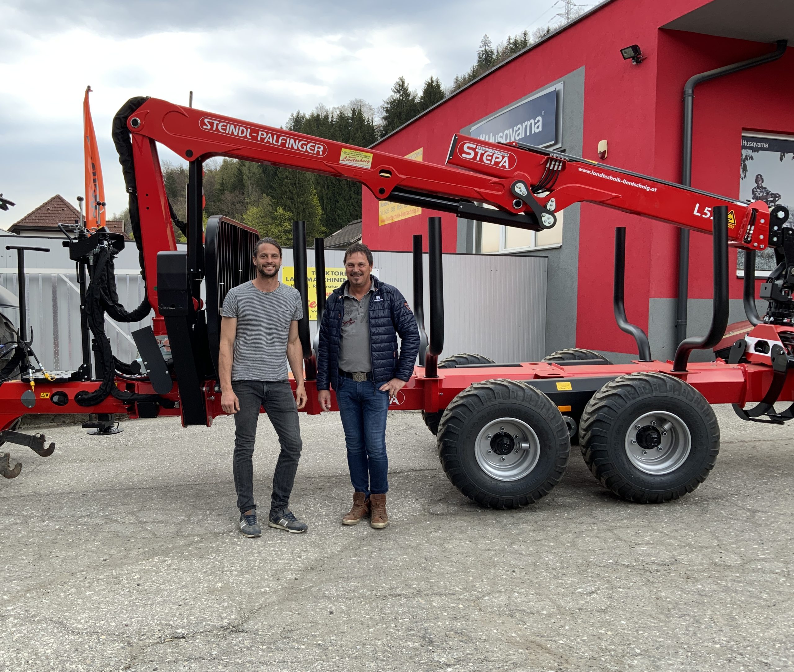 Maschinenübergabe - Steindl-Palfinger Forstanhänger B9AK mit Forstkran FL5285 - Harald Lientschnig